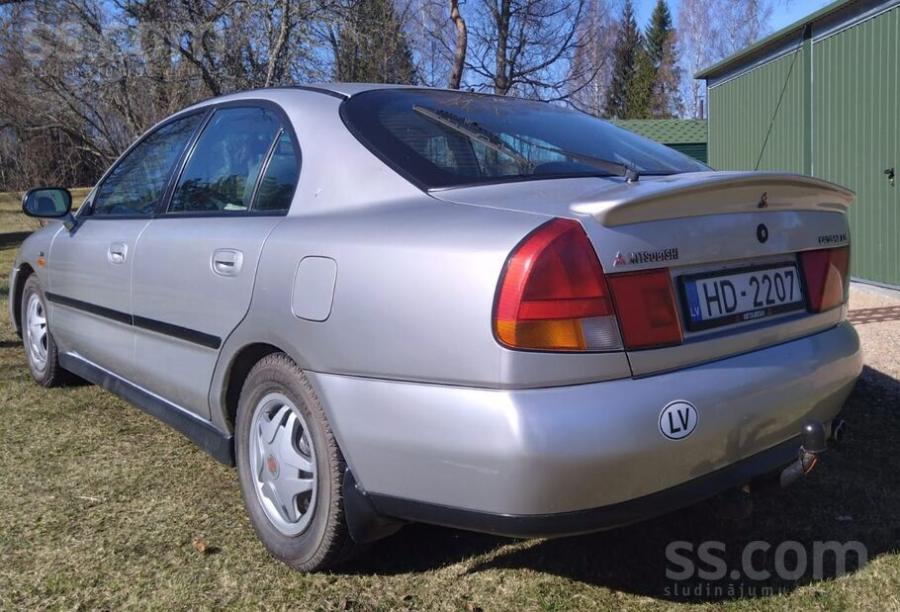 Grey Mitsubishi Carisma 1998 in Aluksne, with an engine capacity of 1.80 L and mileage of 209 thousand km for 700 €, photo 3 on AUTOMOTO.COM.LV