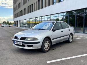 Grey Mitsubishi Carisma 2002 in Mazeikiai, with an engine capacity of 1.83 L and mileage of 180 thousand km for 550 €, photo 4 on AUTOMOTO.COM.LV
