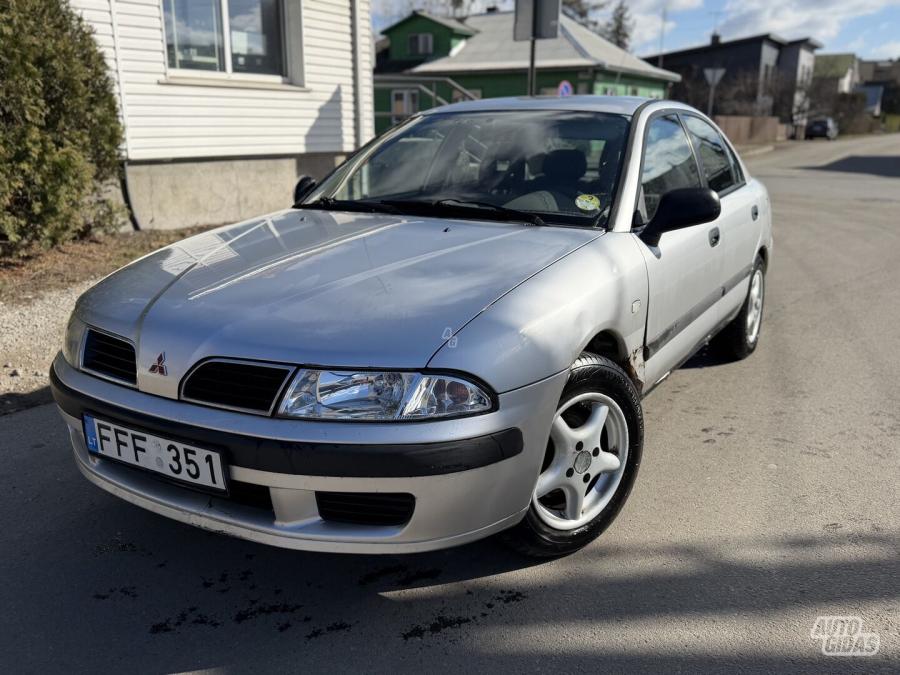 Pelēks Mitsubishi Carisma 2000 Kauņa, ar dzinēja tilpumu 1.90 L un nobraukumu 311 tūkst. km par 700 €, foto 1 vietnē AUTOMOTO.COM.LV