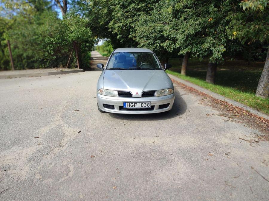 Pelēks Mitsubishi Carisma 2001 Šauļi, ar dzinēja tilpumu 1.90 L un nobraukumu 345 tūkst. km par 750 €, foto 4 vietnē AUTOMOTO.COM.LV