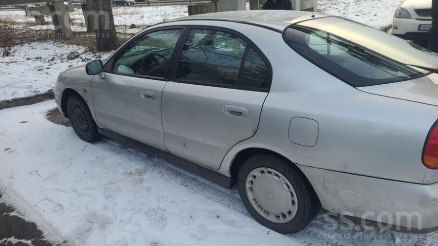 Mitsubishi Carisma 1997 in Riga, with an engine capacity of 1.80 L and mileage of 238 thousand km for 800 €, photo 5 on AUTOMOTO.COM.LV