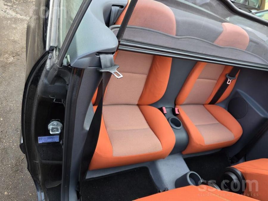 Black Mitsubishi Colt 2006 in Daugavpils, with an engine capacity of 1.50 L and mileage of 0 thousand km for 3650 €, photo 16 on AUTOMOTO.COM.LV