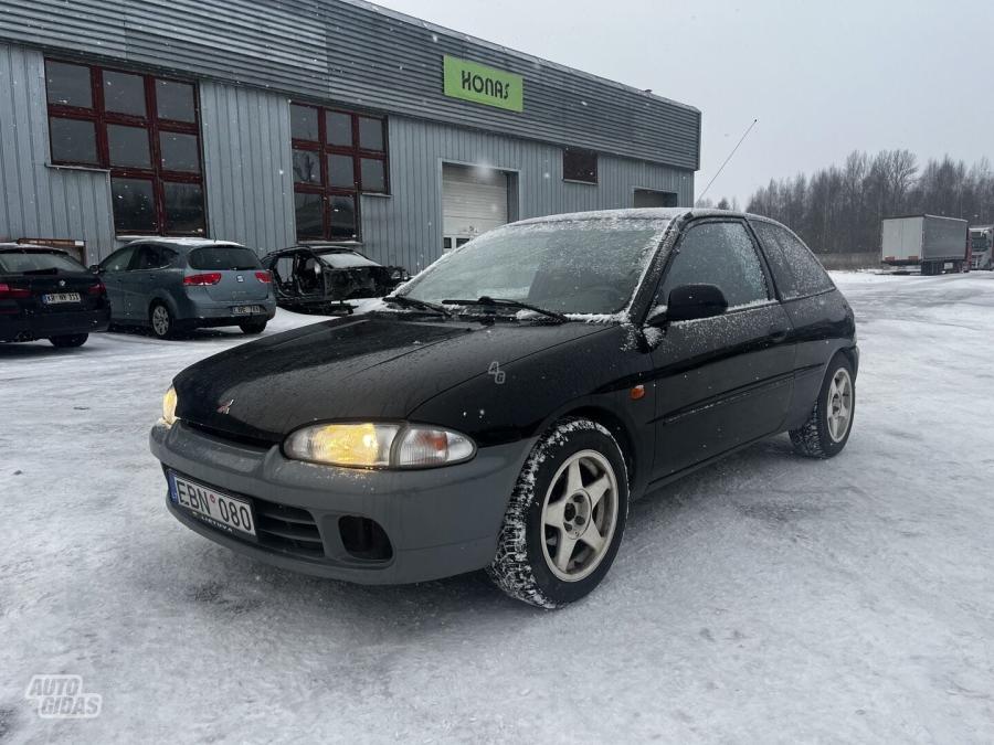 Melns Mitsubishi Colt 1993 Panevēža, ar dzinēja tilpumu 1.60 L un nobraukumu 300 tūkst. km par 650 €, foto 1 vietnē AUTOMOTO.COM.LV