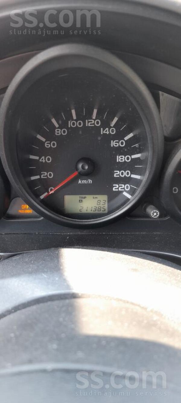 Black Mitsubishi Colt 2004 in Talsi, with an engine capacity of 1.50 L and mileage of 211 thousand km for 1350 €, photo 7 on AUTOMOTO.COM.LV