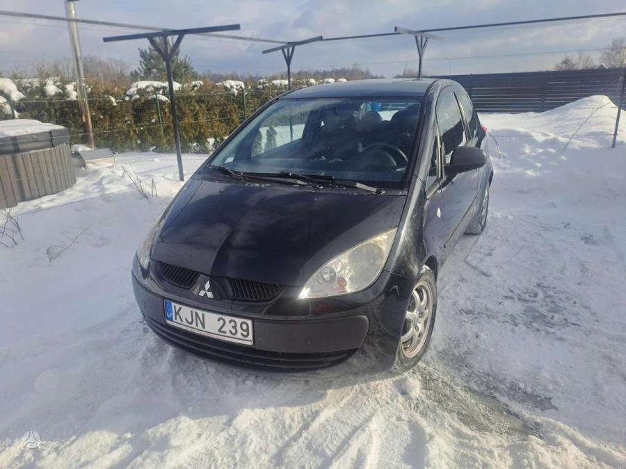 Black Mitsubishi Colt 2005 in Jonava, with an engine capacity of 1.12 L and mileage of 145 thousand km for 1350 €, photo 1 on AUTOMOTO.COM.LV