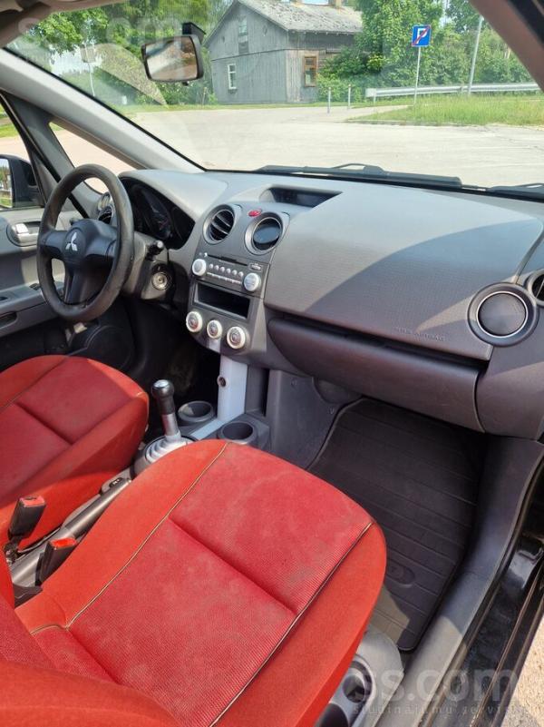 Melns Mitsubishi Colt 2006 Rīga, ar dzinēja tilpumu 1.30 L un nobraukumu 174 tūkst. km par 890 €, foto 6 vietnē AUTOMOTO.COM.LV