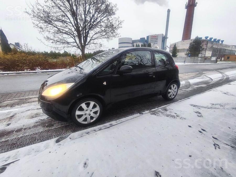 Black Mitsubishi Colt 2006 in Jelgava, with an engine capacity of 1.30 L and mileage of 155 thousand km for 1099 €, photo 3 on AUTOMOTO.COM.LV