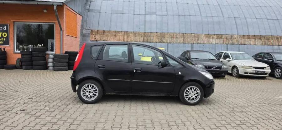 Melns Mitsubishi Colt 2006 Valmiera, ar dzinēja tilpumu 1.30 L un nobraukumu 196 tūkst. km par 1000 €, foto 3 vietnē AUTOMOTO.COM.LV