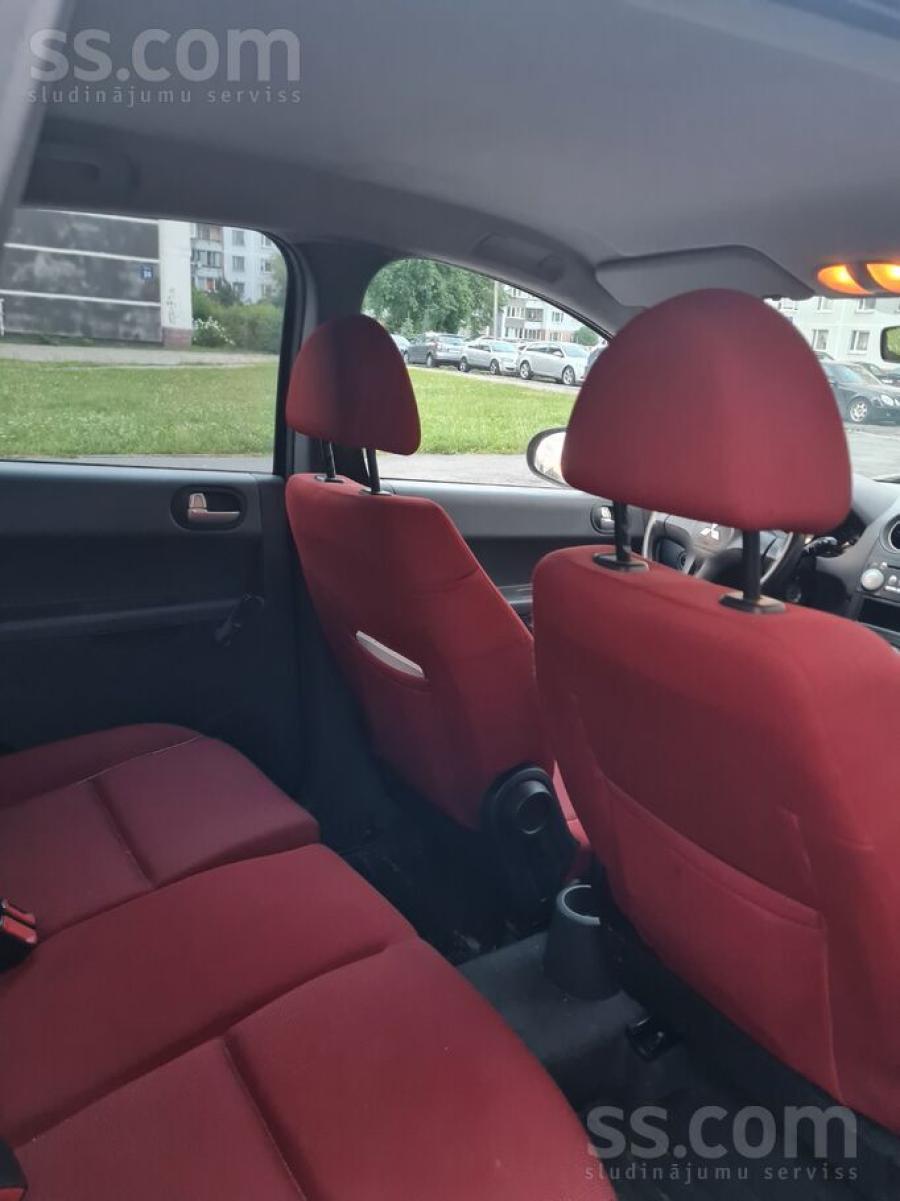 Melns Mitsubishi Colt 2006 Rīga, ar dzinēja tilpumu 1.30 L un nobraukumu 169 tūkst. km par 735 €, foto 5 vietnē AUTOMOTO.COM.LV