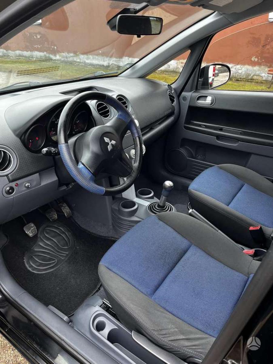 Melns Mitsubishi Colt 2007 Panevēža, ar dzinēja tilpumu 1.33 L un nobraukumu 165 tūkst. km par 1150 €, foto 5 vietnē AUTOMOTO.COM.LV
