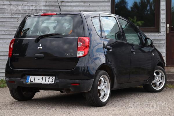 Black Mitsubishi Colt 2009 in Valmiera, with an engine capacity of 1.30 L and mileage of 179 thousand km for 2500 €, photo 4 on AUTOMOTO.COM.LV