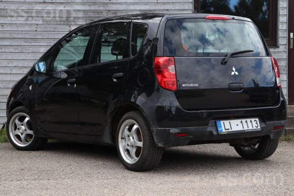 Black Mitsubishi Colt 2009 in Valmiera, with an engine capacity of 1.30 L and mileage of 179 thousand km for 2500 €, photo 5 on AUTOMOTO.COM.LV