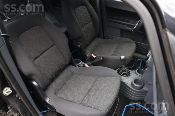 Black Mitsubishi Colt 2009 in Valmiera, with an engine capacity of 1.30 L and mileage of 179 thousand km for 2500 €, photo 7 on AUTOMOTO.COM.LV