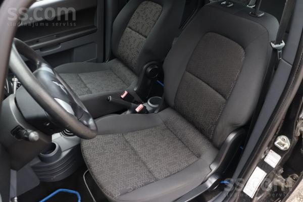 Black Mitsubishi Colt 2009 in Valmiera, with an engine capacity of 1.30 L and mileage of 179 thousand km for 2500 €, photo 11 on AUTOMOTO.COM.LV