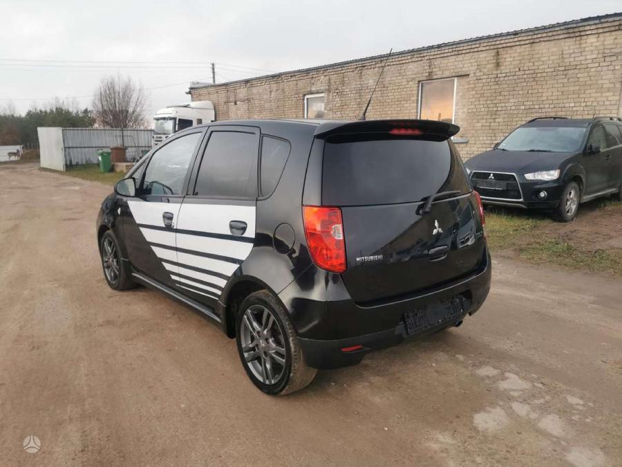 Black Mitsubishi Colt 2010 in Vilkaviskis, with an engine capacity of 1.33 L and mileage of 158 thousand km for 2100 €, photo 5 on AUTOMOTO.COM.LV
