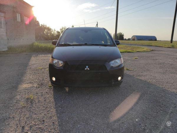 Black Mitsubishi Colt 2010 in Vilkaviskis, with an engine capacity of 1.33 L and mileage of 158 thousand km for 1700 €, photo 2 on AUTOMOTO.COM.LV