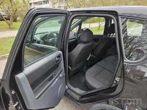 Black Mitsubishi Colt 2011 in Riga, with an engine capacity of 1.30 L and mileage of 136 thousand km for 2850 €, photo 12 on AUTOMOTO.COM.LV