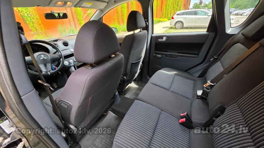 Melns Mitsubishi Colt 2008 Tallina, ar dzinēja tilpumu 1.30 L un nobraukumu 130 tūkst. km par 1490 €, foto 12 vietnē AUTOMOTO.COM.LV