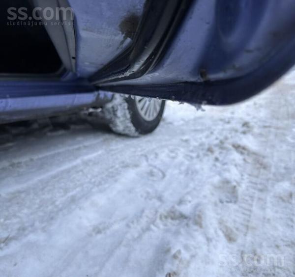 Blue Mitsubishi Colt 1998 in Riga, with an engine capacity of 1.30 L and mileage of 153 thousand km for 1350 €, photo 9 on AUTOMOTO.COM.LV