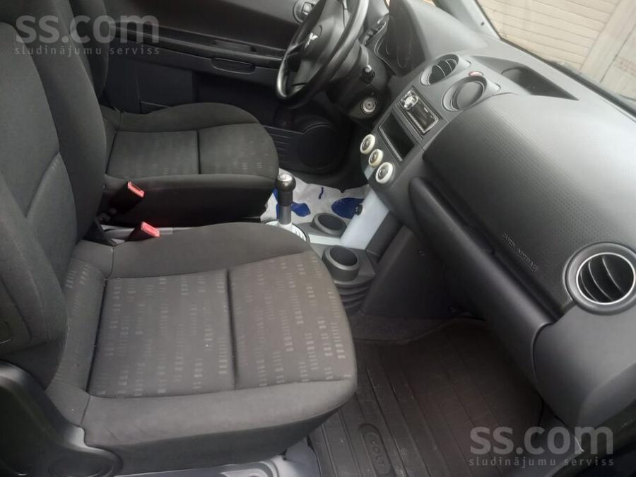Zils Mitsubishi Colt 2005 Jēkabpils, ar dzinēja tilpumu 1.30 L un nobraukumu 169 tūkst. km par 1500 €, foto 6 vietnē AUTOMOTO.COM.LV