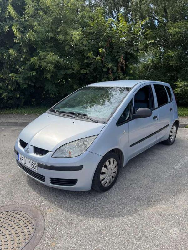 Blue Mitsubishi Colt 2005 in Klaipeda, with an engine capacity of 1.12 L and mileage of 176 thousand km for 1000 €, photo 1 on AUTOMOTO.COM.LV