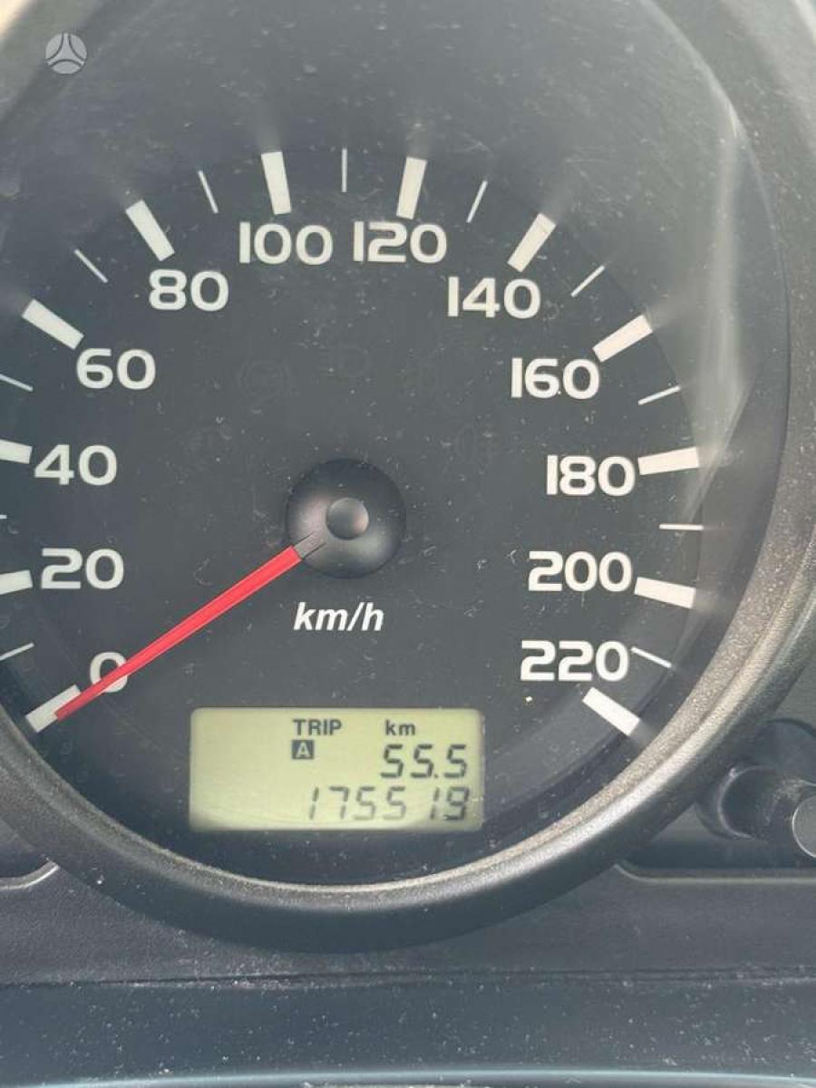 Zils Mitsubishi Colt 2005 Klaipėda, ar dzinēja tilpumu 1.12 L un nobraukumu 176 tūkst. km par 1000 €, foto 8 vietnē AUTOMOTO.COM.LV