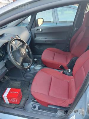 Zils Mitsubishi Colt 2005 Rīga, ar dzinēja tilpumu 1.50 L un nobraukumu 246 tūkst. km par 1000 €, foto 5 vietnē AUTOMOTO.COM.LV