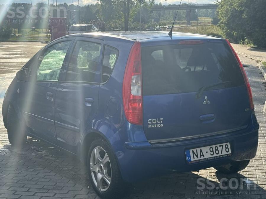 Blue Mitsubishi Colt 2006 in Rezekne, with an engine capacity of 1.50 L and mileage of 296 thousand km for 890 €, photo 5 on AUTOMOTO.COM.LV