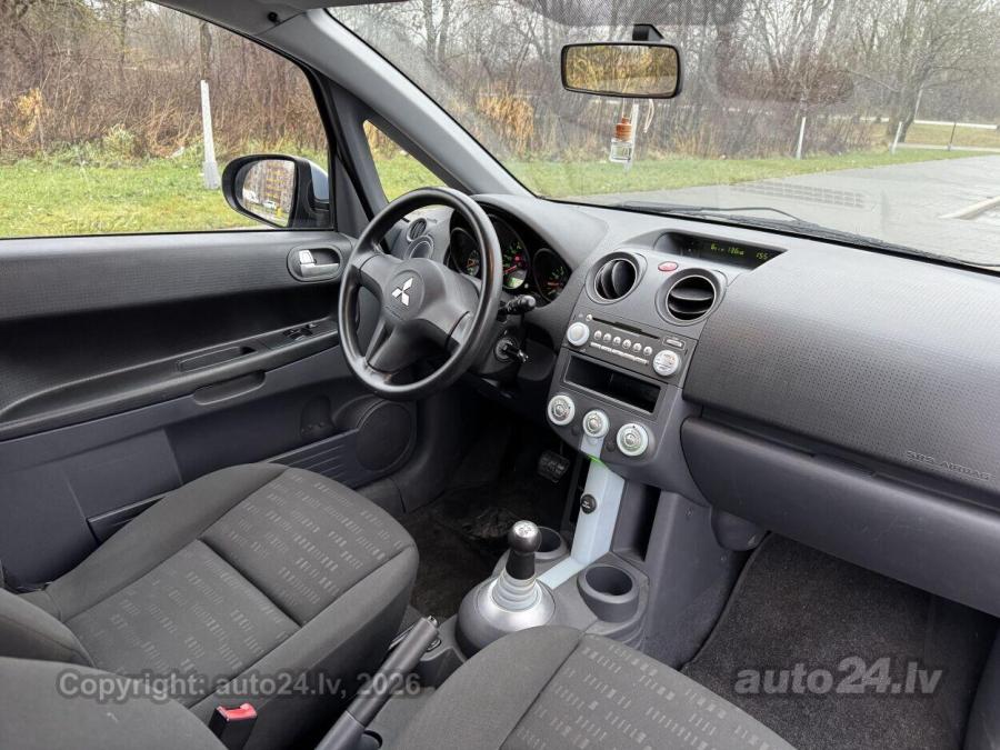 Zils Mitsubishi Colt 2007 Tallina, ar dzinēja tilpumu 1.30 L un nobraukumu 126 tūkst. km par 1700 €, foto 9 vietnē AUTOMOTO.COM.LV