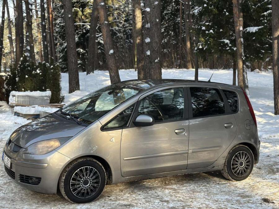 Brown Mitsubishi Colt 2008 in Vilnius, with an engine capacity of 1.33 L and mileage of 152 thousand km for 1400 €, photo 5 on AUTOMOTO.COM.LV