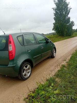 Green Mitsubishi Colt 2005 in Rezekne, with an engine capacity of 1.30 L and mileage of 233 thousand km for 880 €, photo 5 on AUTOMOTO.COM.LV