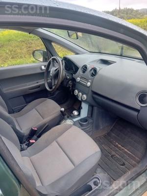 Green Mitsubishi Colt 2005 in Rezekne, with an engine capacity of 1.30 L and mileage of 233 thousand km for 880 €, photo 6 on AUTOMOTO.COM.LV