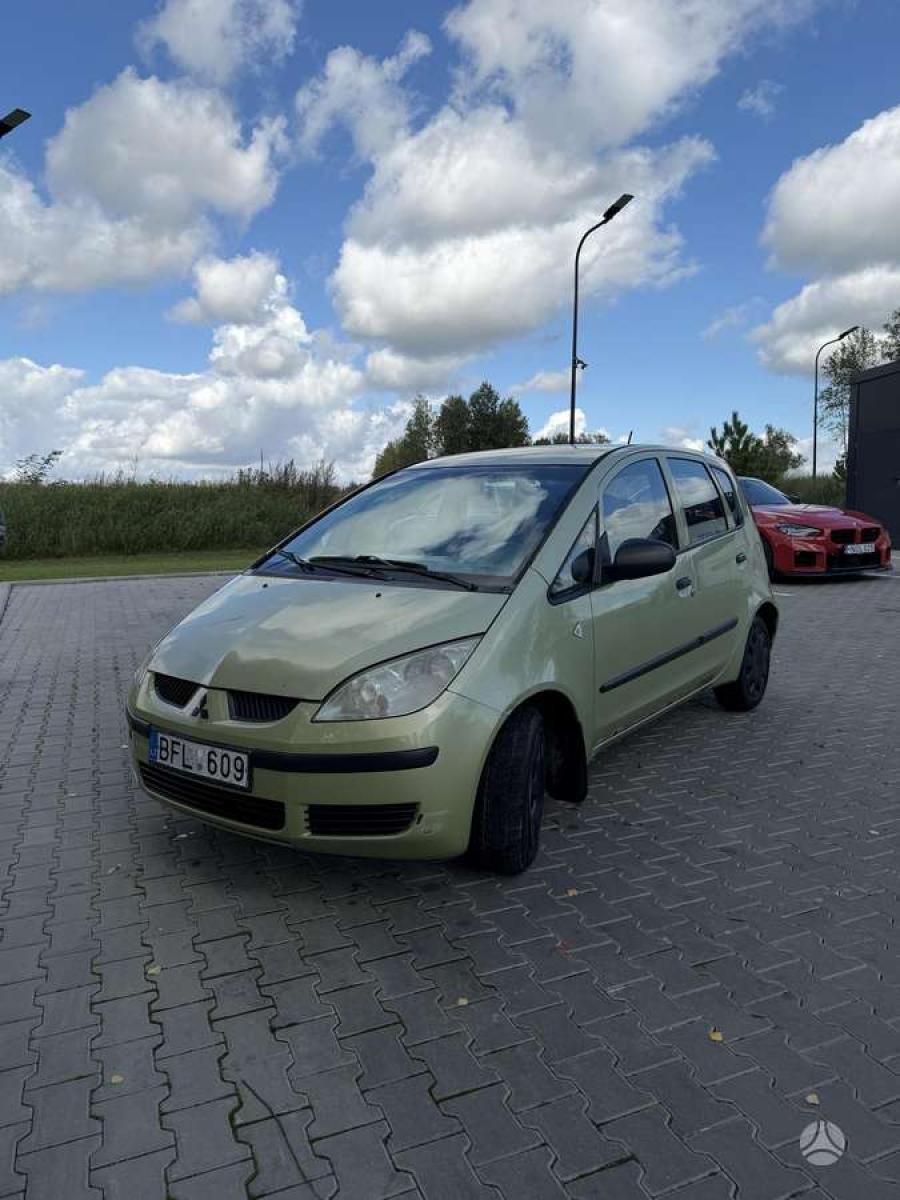Zaļš Mitsubishi Colt 2005 Kauņa, ar dzinēja tilpumu 1.33 L un nobraukumu 159 tūkst. km par 599 €, foto 1 vietnē AUTOMOTO.COM.LV