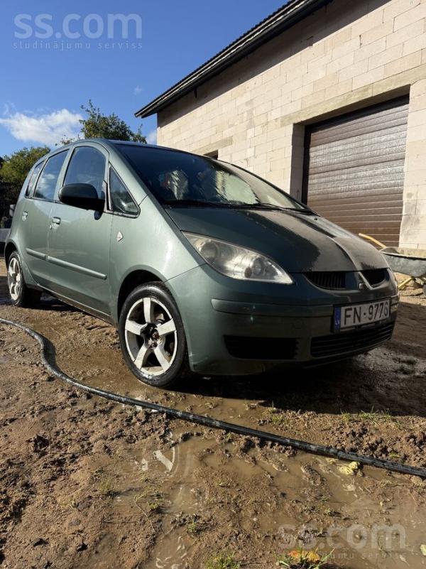 Green Mitsubishi Colt 2005 in Rezekne, with an engine capacity of 1.40 L and mileage of 234 thousand km for 1300 €, photo 1 on AUTOMOTO.COM.LV