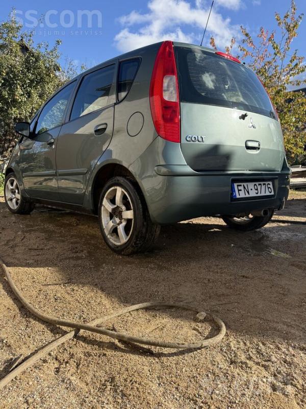 Green Mitsubishi Colt 2005 in Rezekne, with an engine capacity of 1.40 L and mileage of 234 thousand km for 1300 €, photo 5 on AUTOMOTO.COM.LV