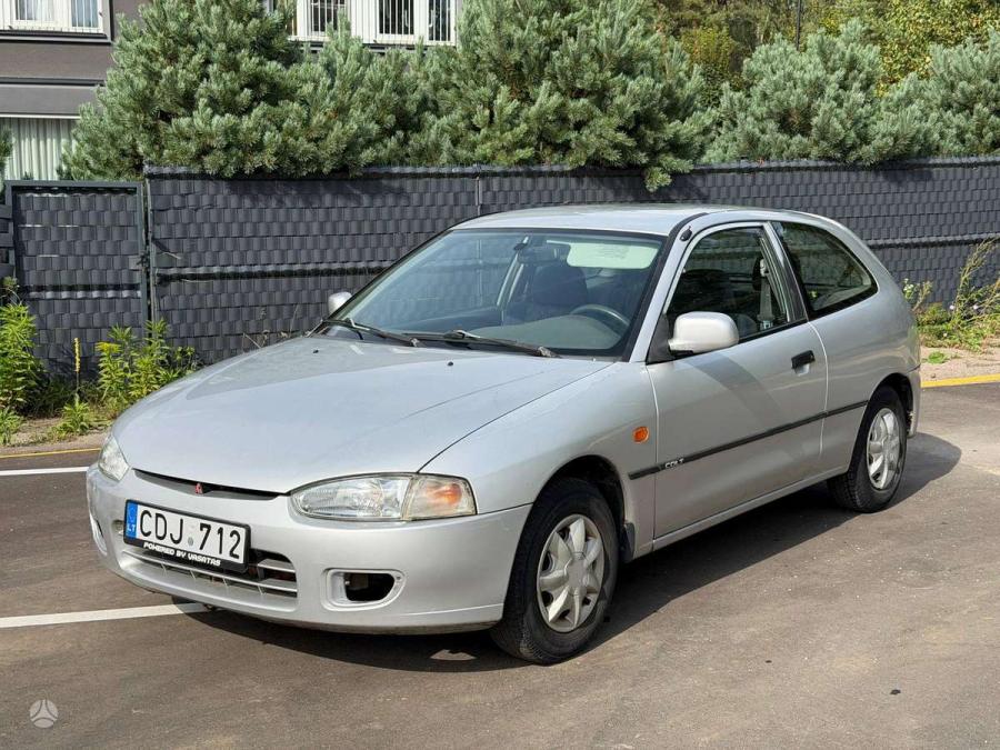 Pelēks Mitsubishi Colt 1997 Viļņa, ar dzinēja tilpumu 1.30 L un nobraukumu 168 tūkst. km par 999 €, foto 1 vietnē AUTOMOTO.COM.LV