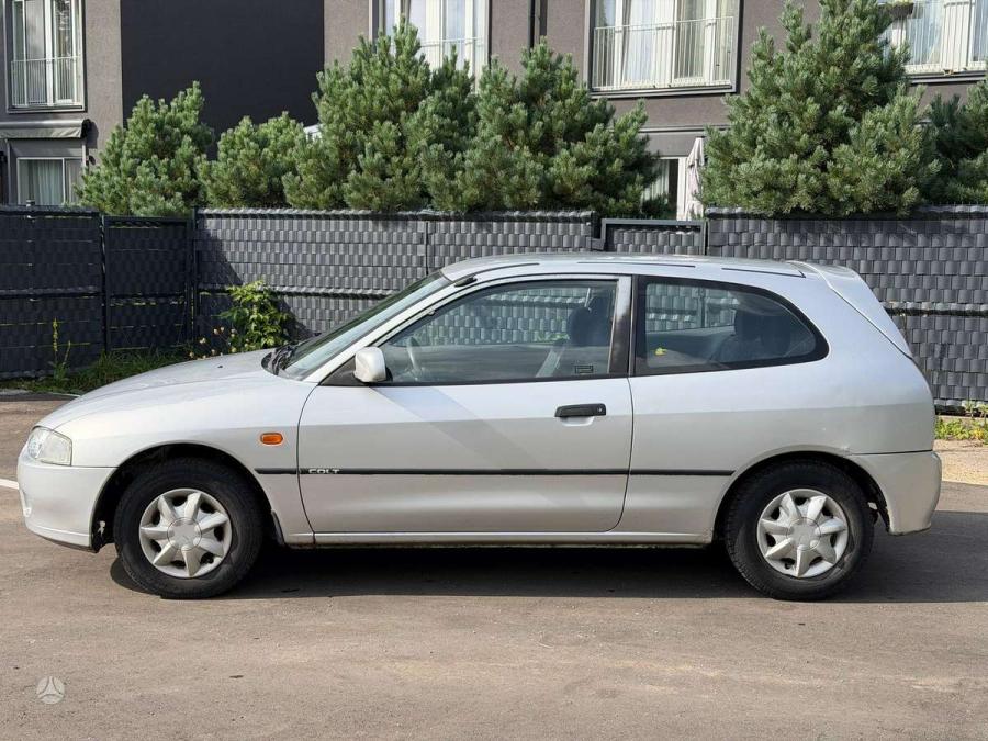 Pelēks Mitsubishi Colt 1997 Viļņa, ar dzinēja tilpumu 1.30 L un nobraukumu 168 tūkst. km par 999 €, foto 4 vietnē AUTOMOTO.COM.LV