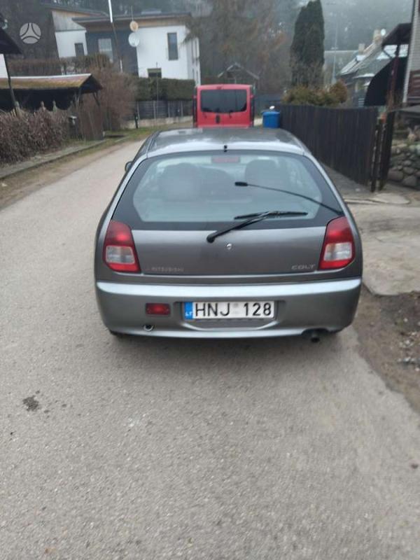 Pelēks Mitsubishi Colt 2000 Druskininkai, ar dzinēja tilpumu 1.60 L un nobraukumu 207 tūkst. km par 1200 €, foto 8 vietnē AUTOMOTO.COM.LV