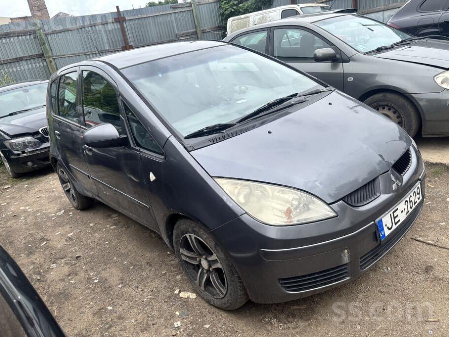 Pelēks Mitsubishi Colt 2004 Rīga, ar dzinēja tilpumu 1.30 L un nobraukumu 204 tūkst. km par 450 €, foto 1 vietnē AUTOMOTO.COM.LV