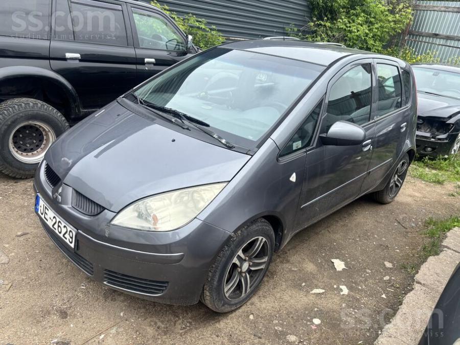 Pelēks Mitsubishi Colt 2004 Rīga, ar dzinēja tilpumu 1.30 L un nobraukumu 204 tūkst. km par 450 €, foto 3 vietnē AUTOMOTO.COM.LV