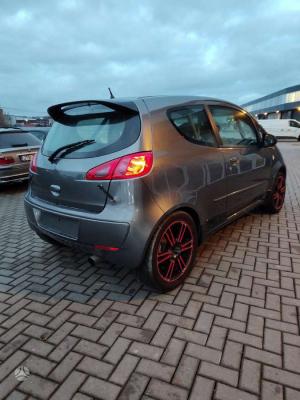 Pelēks Mitsubishi Colt 2005 Kauņa, ar dzinēja tilpumu 1.47 L un nobraukumu 200 tūkst. km par 7500 €, foto 4 vietnē AUTOMOTO.COM.LV