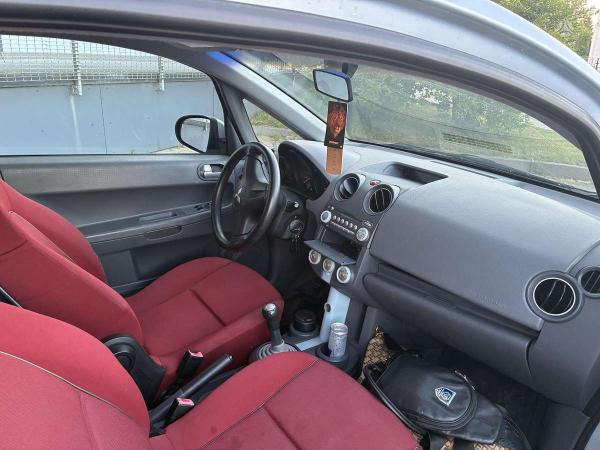 Pelēks Mitsubishi Colt 2005 Viļņa, ar dzinēja tilpumu 1.33 L un nobraukumu 213 tūkst. km par 1150 €, foto 7 vietnē AUTOMOTO.COM.LV
