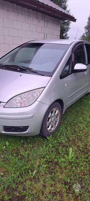 Grey Mitsubishi Colt 2005 in Sakiai, with an engine capacity of 1.49 L and mileage of 227 thousand km for 550 €, photo 4 on AUTOMOTO.COM.LV