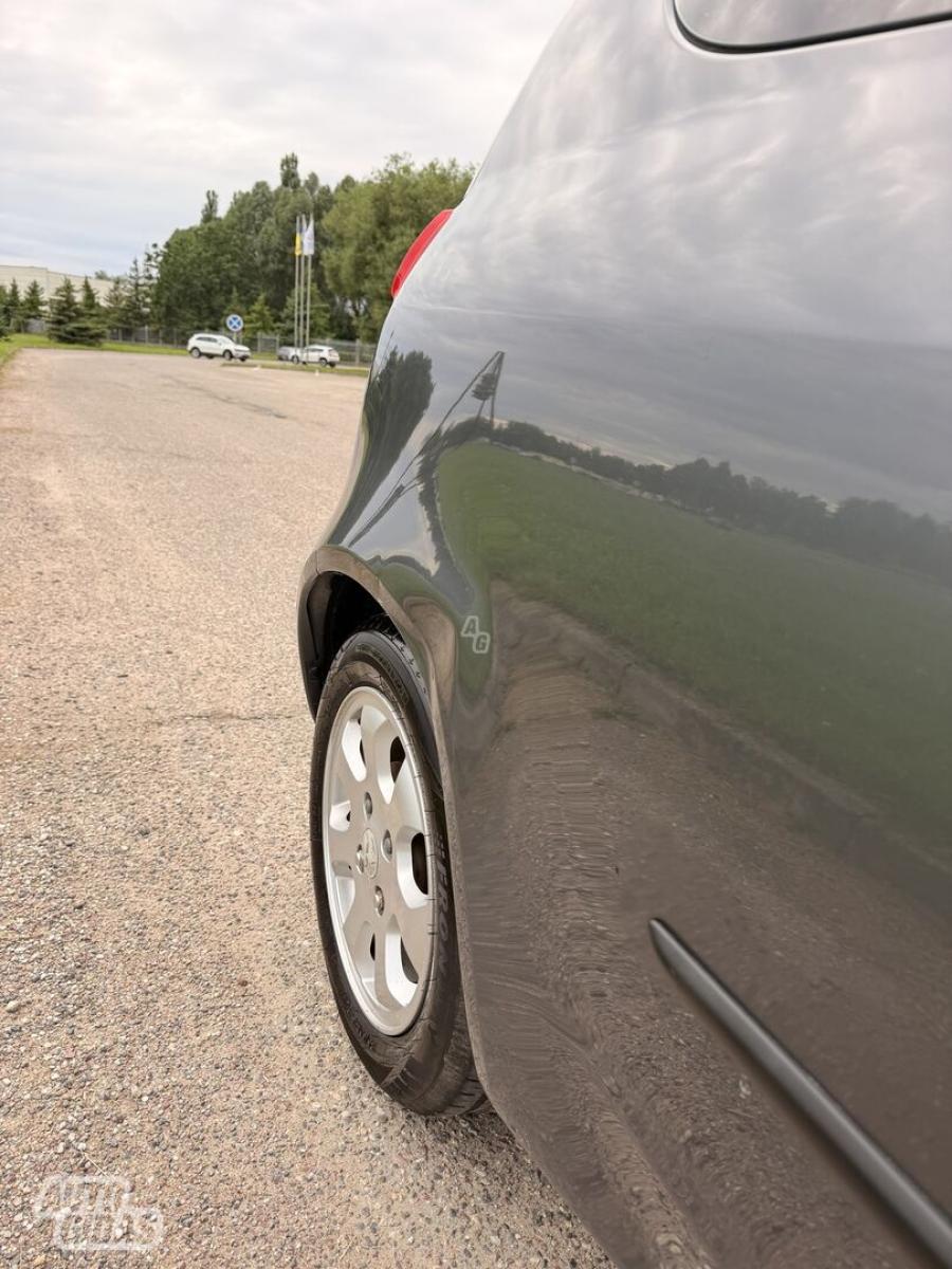 Pelēks Mitsubishi Colt 2005 Jonava, ar dzinēja tilpumu 1.10 L un nobraukumu 180 tūkst. km par 1399 €, foto 9 vietnē AUTOMOTO.COM.LV
