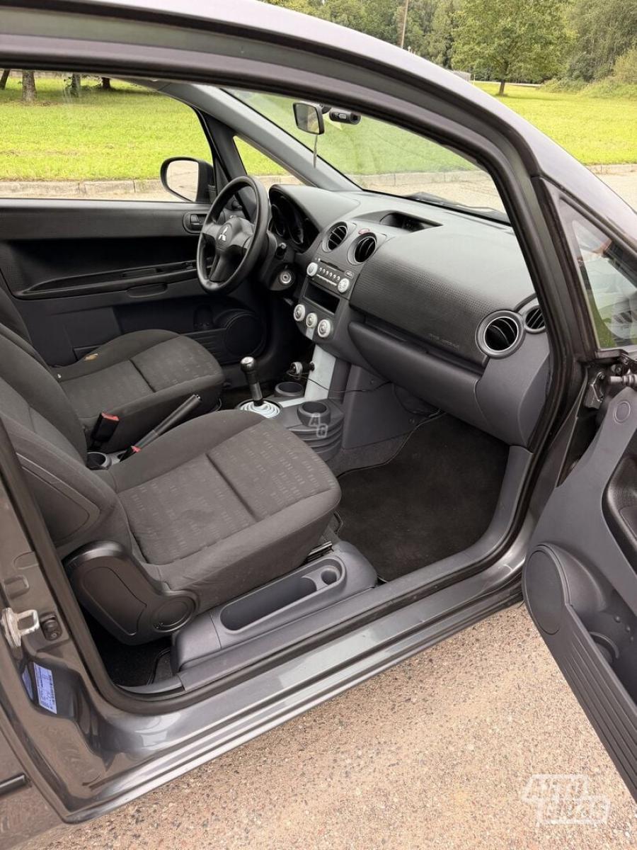 Pelēks Mitsubishi Colt 2005 Jonava, ar dzinēja tilpumu 1.10 L un nobraukumu 180 tūkst. km par 1399 €, foto 10 vietnē AUTOMOTO.COM.LV