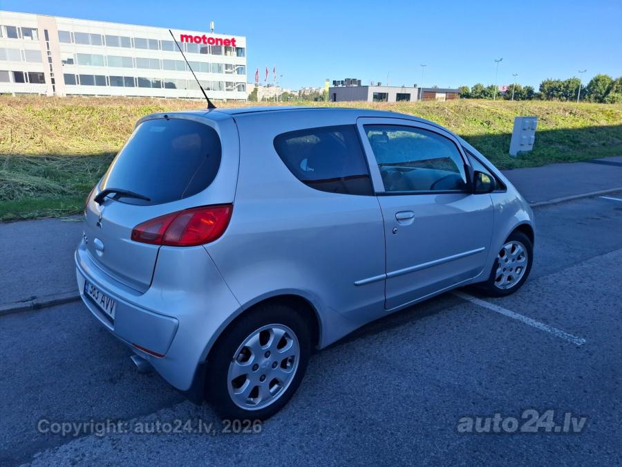 Grey Mitsubishi Colt 2005 in Tallinn, with an engine capacity of 1.30 L and mileage of 125 thousand km for 1990 €, photo 5 on AUTOMOTO.COM.LV