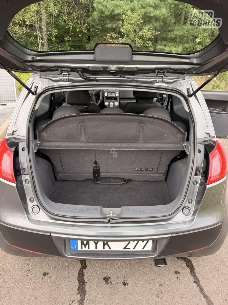 Grey Mitsubishi Colt 2005 in Jonava, with an engine capacity of 1.10 L and mileage of 180 thousand km for 1399 €, photo 11 on AUTOMOTO.COM.LV