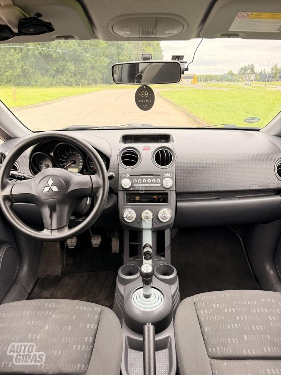 Grey Mitsubishi Colt 2005 in Jonava, with an engine capacity of 1.10 L and mileage of 180 thousand km for 1399 €, photo 14 on AUTOMOTO.COM.LV