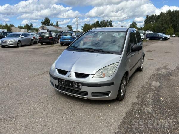 Grey Mitsubishi Colt 2005 in Riga, with an engine capacity of 1.30 L and mileage of 0 thousand km for 2150 €, photo 5 on AUTOMOTO.COM.LV