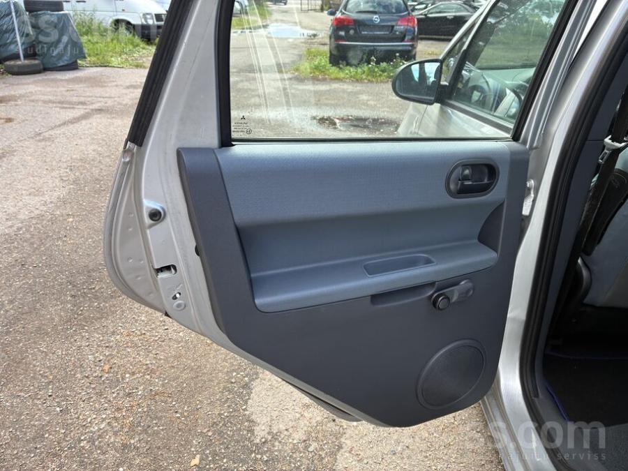 Grey Mitsubishi Colt 2005 in Riga, with an engine capacity of 1.30 L and mileage of 0 thousand km for 2150 €, photo 13 on AUTOMOTO.COM.LV